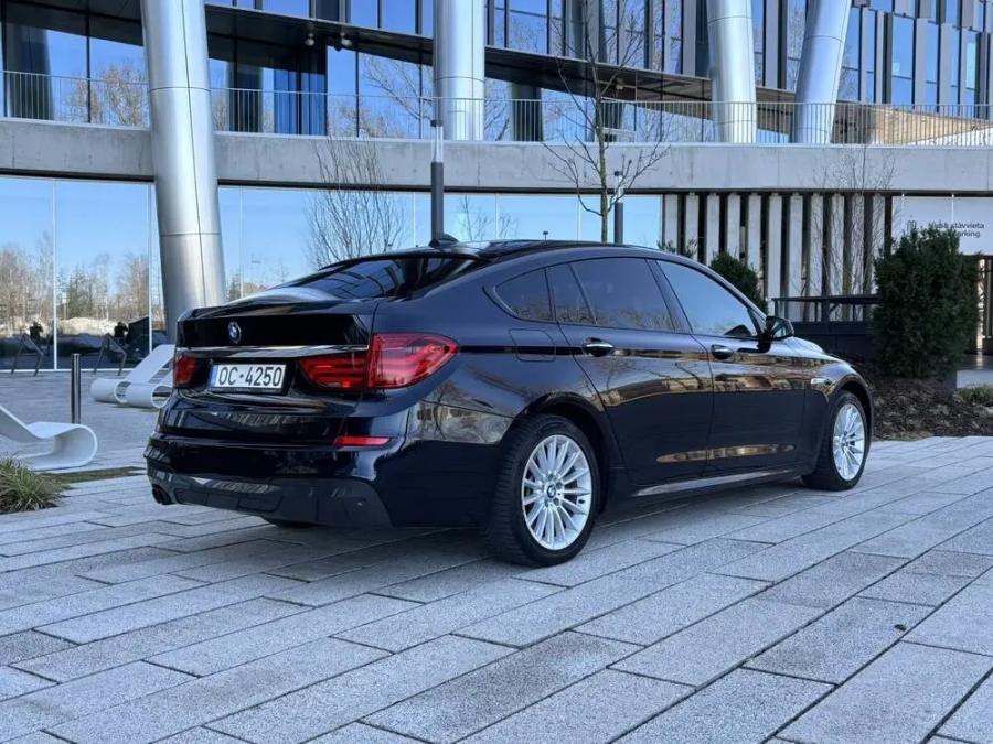 Black BMW 530 2013 in Riga, with an engine capacity of 3.00 L and mileage of 246 thousand km for 13700 €, photo 6 on AUTOMOTO.COM.LV