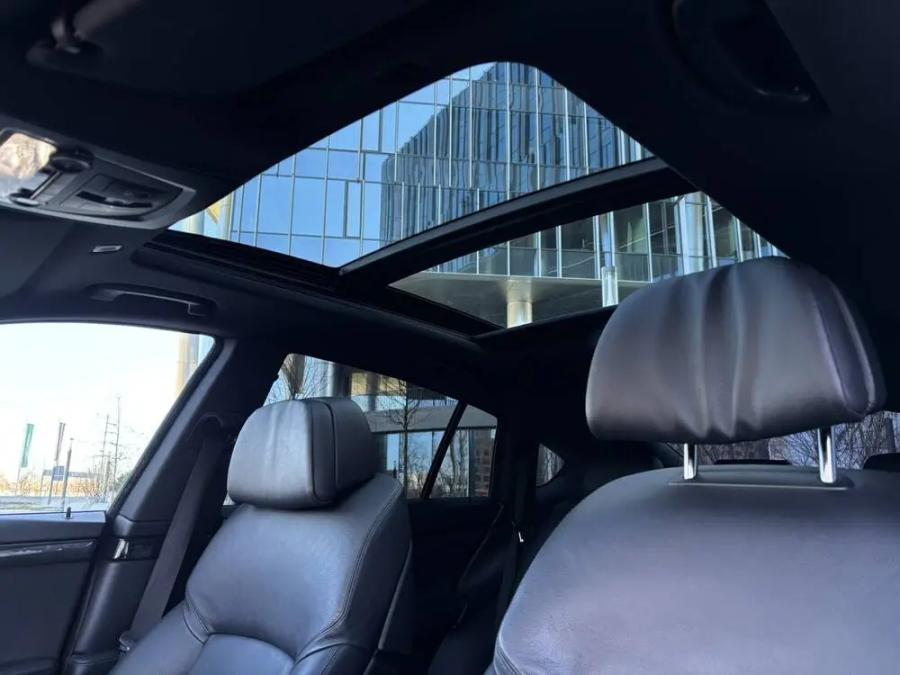 Black BMW 530 2013 in Riga, with an engine capacity of 3.00 L and mileage of 246 thousand km for 13700 €, photo 15 on AUTOMOTO.COM.LV