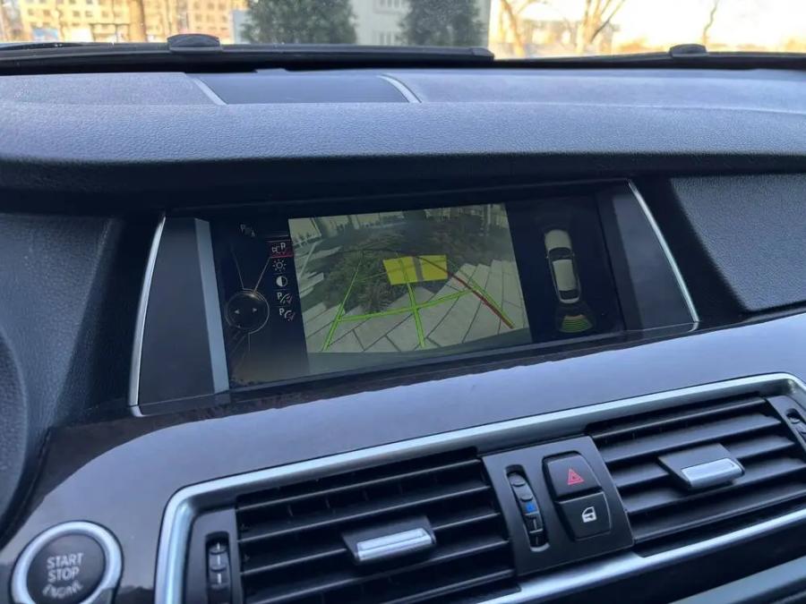 Black BMW 530 2013 in Riga, with an engine capacity of 3.00 L and mileage of 246 thousand km for 13700 €, photo 16 on AUTOMOTO.COM.LV