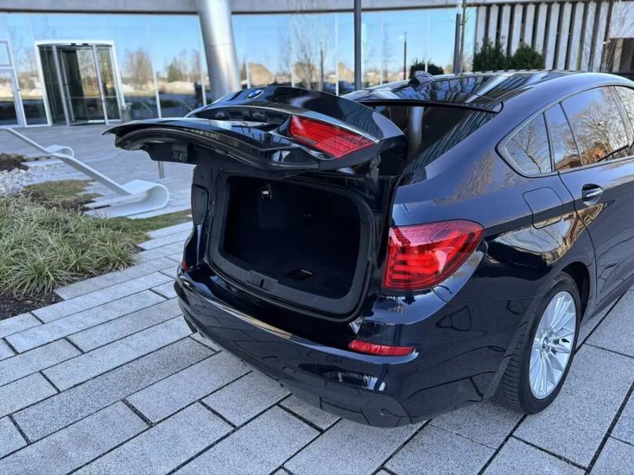 Black BMW 530 2013 in Riga, with an engine capacity of 3.00 L and mileage of 246 thousand km for 13700 €, photo 21 on AUTOMOTO.COM.LV