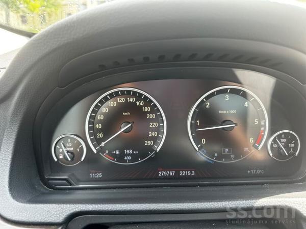 Black BMW 530 2014 in Riga, with an engine capacity of 3.00 L and mileage of 280 thousand km for 15600 €, photo 7 on AUTOMOTO.COM.LV