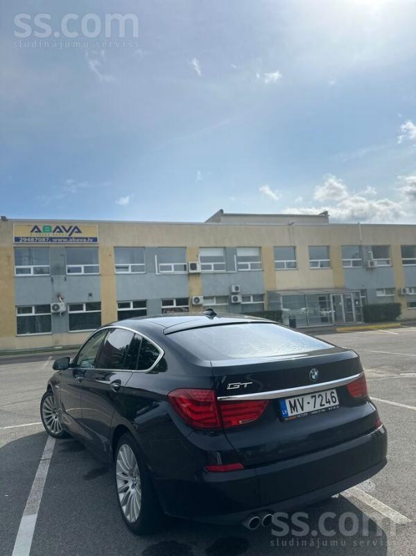 Black BMW 530 2014 in Riga, with an engine capacity of 3.00 L and mileage of 280 thousand km for 15600 €, photo 11 on AUTOMOTO.COM.LV