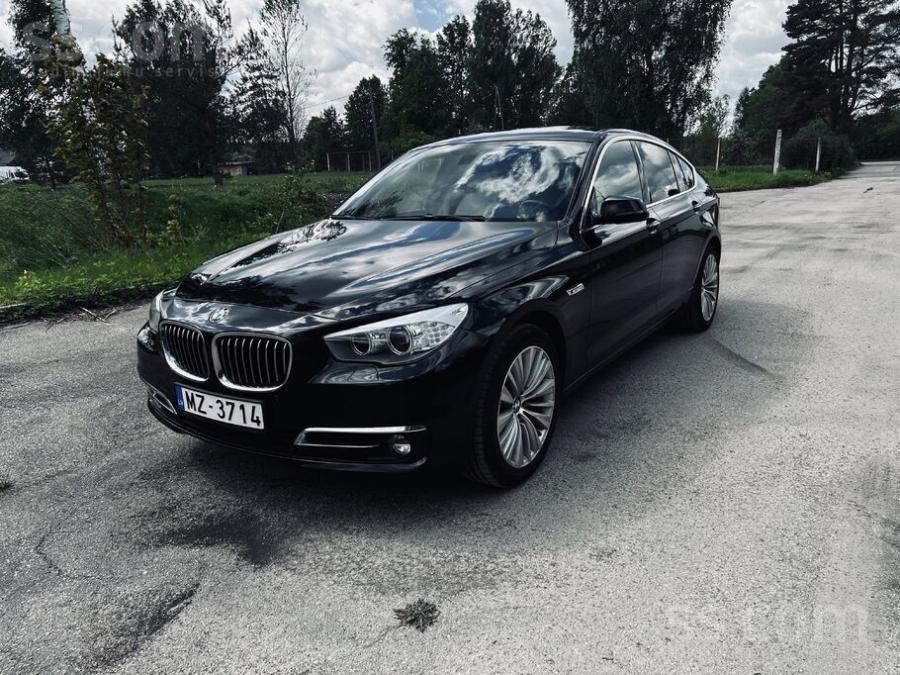 Black BMW 530 2015 in Riga, with an engine capacity of 3.00 L and mileage of 182 thousand km for 16300 €, photo 1 on AUTOMOTO.COM.LV
