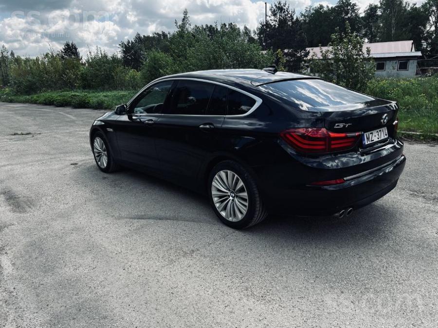 Black BMW 530 2015 in Riga, with an engine capacity of 3.00 L and mileage of 182 thousand km for 16300 €, photo 4 on AUTOMOTO.COM.LV