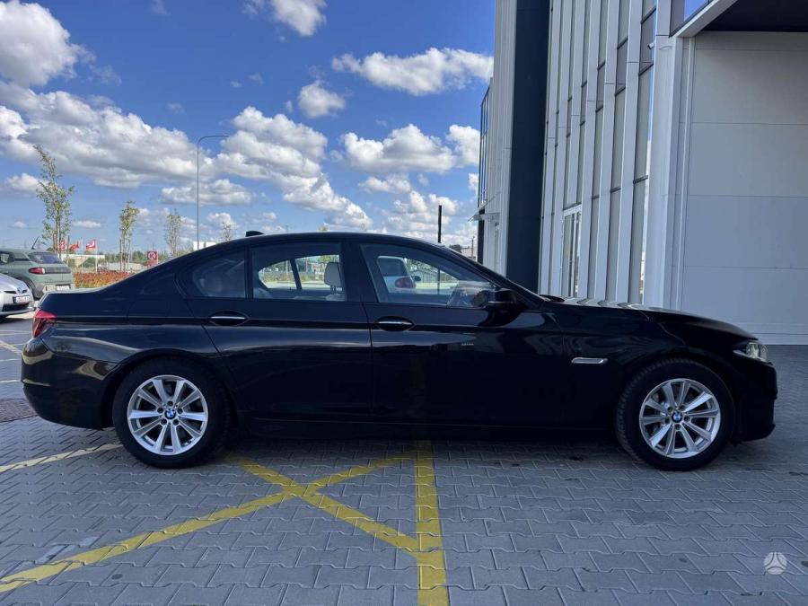 Melns BMW 530 2014 Viļņa, ar dzinēja tilpumu 2.99 L un nobraukumu 279 tūkst. km par 12470 €, foto 4 vietnē AUTOMOTO.COM.LV
