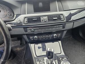 Black BMW 530 2015 in Mazeikiai, with an engine capacity of 3.00 L and mileage of 208 thousand km for 6200 €, photo 8 on AUTOMOTO.COM.LV