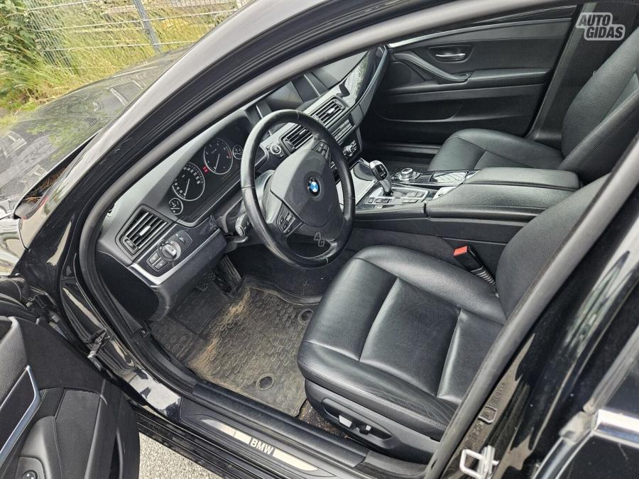 Black BMW 530 2015 in Mazeikiai, with an engine capacity of 3.00 L and mileage of 208 thousand km for 6200 €, photo 10 on AUTOMOTO.COM.LV