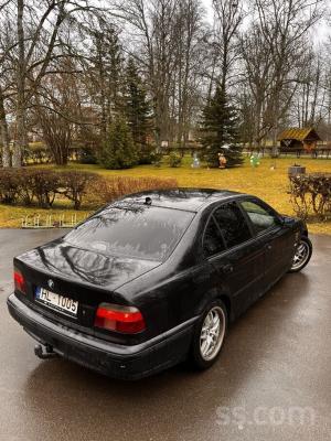 Melns BMW 530 1996 Liepāja, ar dzinēja tilpumu 3.00 L un nobraukumu 438 tūkst. km par 1500 €, foto 3 vietnē AUTOMOTO.COM.LV