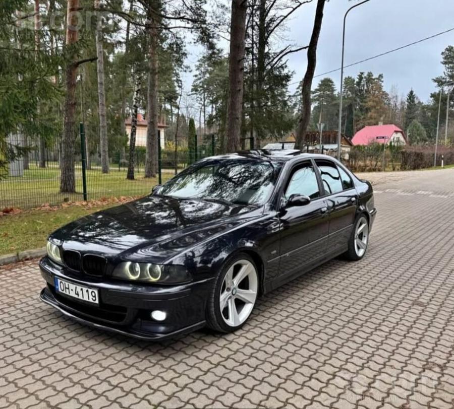 Black BMW 530 1998 in Riga, with an engine capacity of 3.00 L and mileage of 422 thousand km for 4300 €, photo 1 on AUTOMOTO.COM.LV