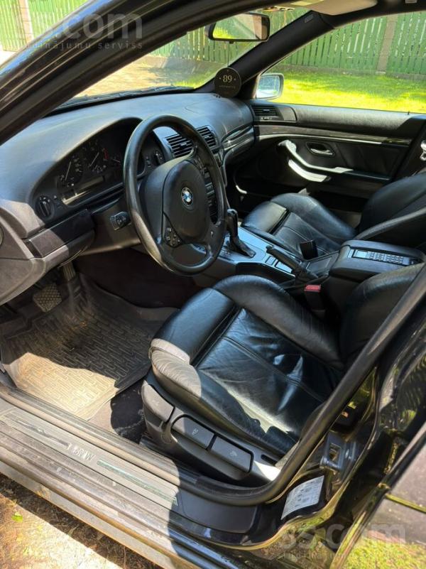 Black BMW 530 1998 in Riga, with an engine capacity of 3.00 L and mileage of 270 thousand km for 2700 €, photo 5 on AUTOMOTO.COM.LV