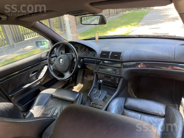 Black BMW 530 1998 in Riga, with an engine capacity of 3.00 L and mileage of 270 thousand km for 2700 €, photo 7 on AUTOMOTO.COM.LV