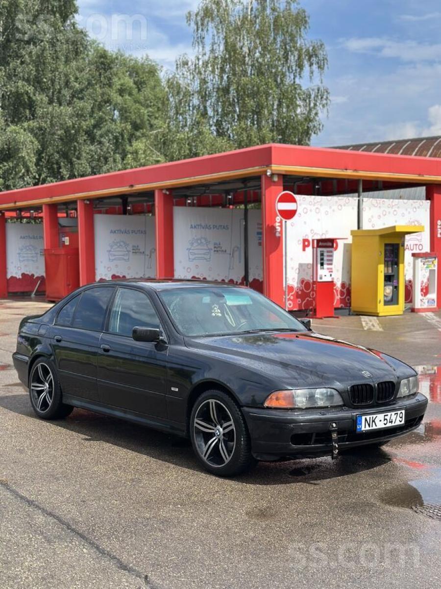 Melns BMW 530 1999 Rīga, ar dzinēja tilpumu 3.00 L un nobraukumu 360 tūkst. km par 3500 €, foto 4 vietnē AUTOMOTO.COM.LV
