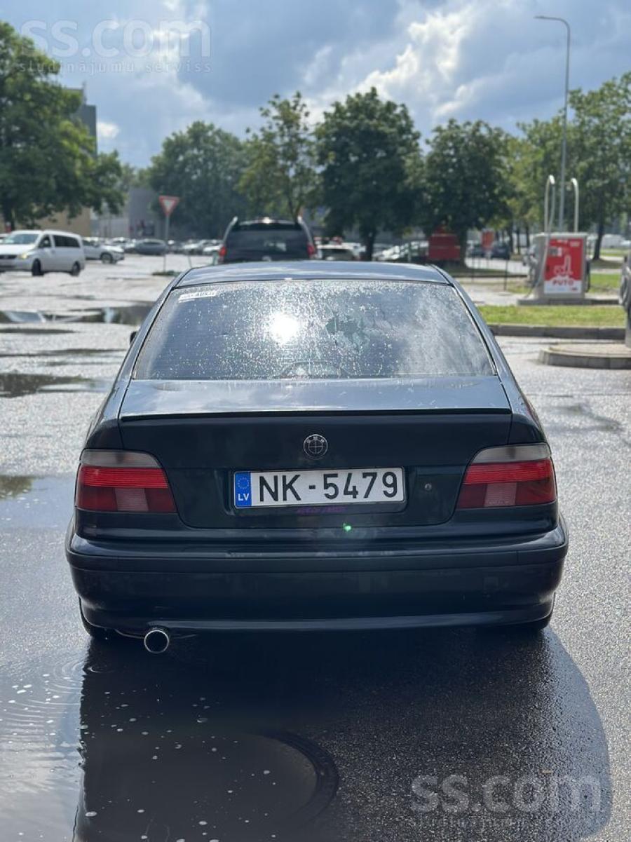 Melns BMW 530 1999 Rīga, ar dzinēja tilpumu 3.00 L un nobraukumu 360 tūkst. km par 3500 €, foto 5 vietnē AUTOMOTO.COM.LV