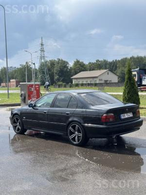 Melns BMW 530 1999 Rīga, ar dzinēja tilpumu 3.00 L un nobraukumu 360 tūkst. km par 3500 €, foto 6 vietnē AUTOMOTO.COM.LV