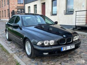 Melns BMW 530 1999 Rīga, ar dzinēja tilpumu 3.00 L un nobraukumu 174 tūkst. km par 6000 €, foto  vietnē AUTOMOTO.COM.LV