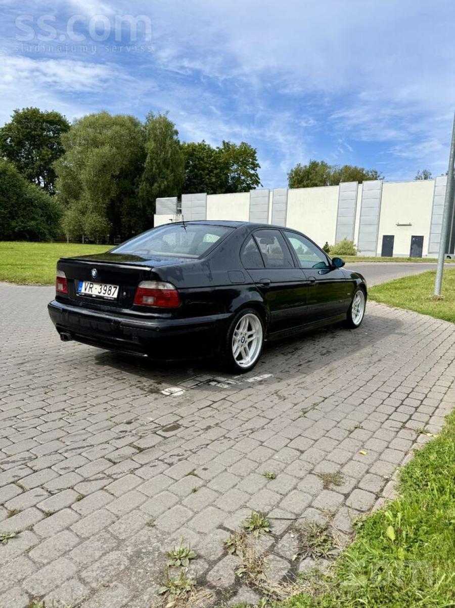 Melns BMW 530 1999 Rīga, ar dzinēja tilpumu 3.00 L un nobraukumu 420 tūkst. km par 3500 €, foto 3 vietnē AUTOMOTO.COM.LV