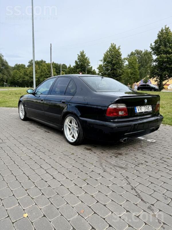 Black BMW 530 1999 in Riga, with an engine capacity of 3.00 L and mileage of 420 thousand km for 3500 €, photo 4 on AUTOMOTO.COM.LV