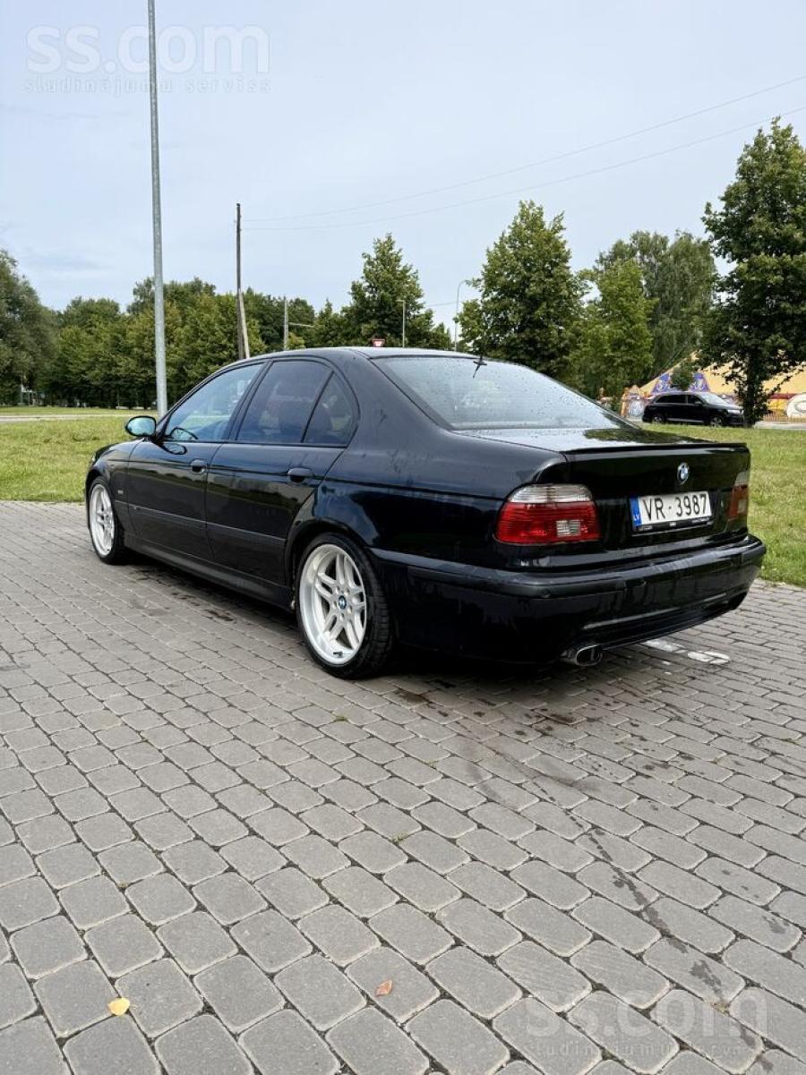 Melns BMW 530 1999 Rīga, ar dzinēja tilpumu 3.00 L un nobraukumu 420 tūkst. km par 3500 €, foto 4 vietnē AUTOMOTO.COM.LV
