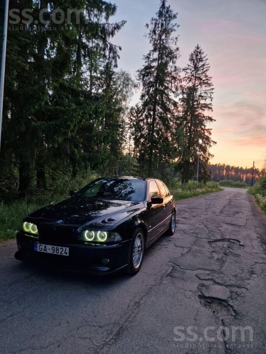 Melns BMW 530 2000 Jelgava, ar dzinēja tilpumu 3.00 L un nobraukumu 262 tūkst. km par 2350 €, foto 1 vietnē AUTOMOTO.COM.LV