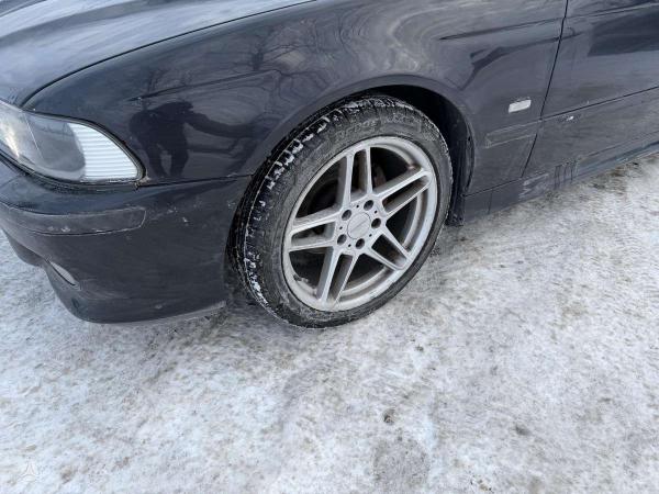 Melns BMW 530 2000 Marijampole, ar dzinēja tilpumu 2.93 L un nobraukumu 402 tūkst. km par 2650 €, foto 4 vietnē AUTOMOTO.COM.LV