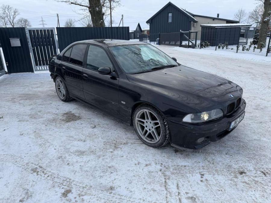 Melns BMW 530 2000 Marijampole, ar dzinēja tilpumu 2.93 L un nobraukumu 402 tūkst. km par 2450 €, foto 1 vietnē AUTOMOTO.COM.LV