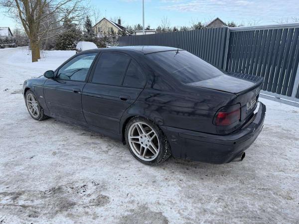 Black BMW 530 2000 in Marijampole, with an engine capacity of 2.93 L and mileage of 402 thousand km for 2450 €, photo 5 on AUTOMOTO.COM.LV