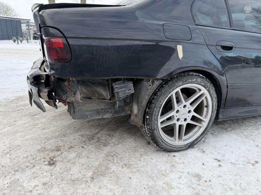 Melns BMW 530 2000 Marijampole, ar dzinēja tilpumu 2.93 L un nobraukumu 402 tūkst. km par 2450 €, foto 8 vietnē AUTOMOTO.COM.LV