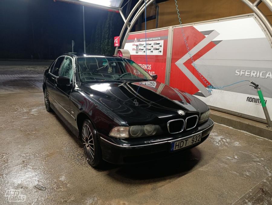Melns BMW 530 2000 Kauņa, ar dzinēja tilpumu 3.00 L un nobraukumu 331 tūkst. km par 799 €, foto 1 vietnē AUTOMOTO.COM.LV