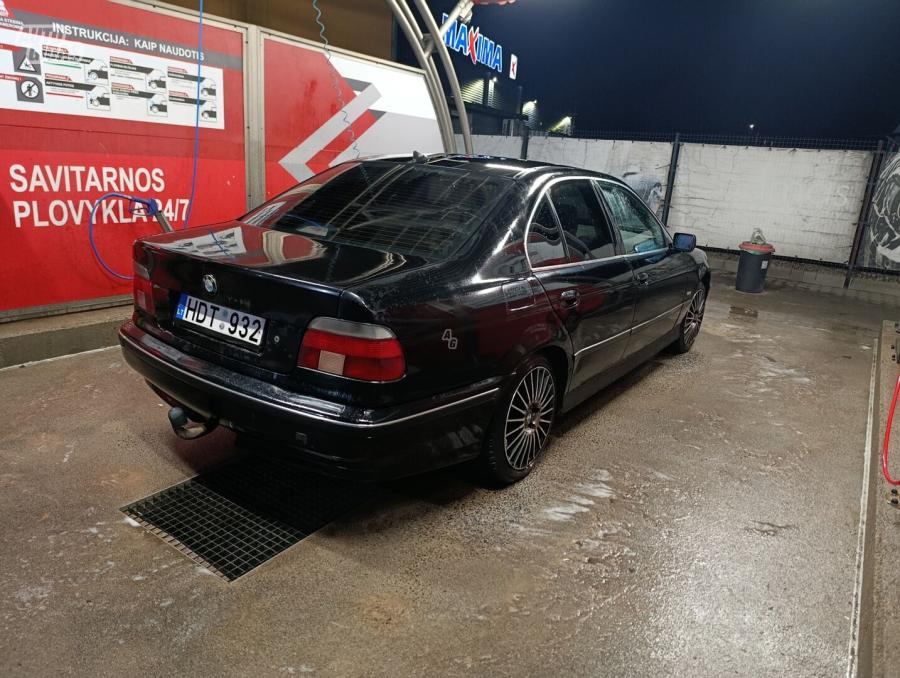 Melns BMW 530 2000 Kauņa, ar dzinēja tilpumu 3.00 L un nobraukumu 331 tūkst. km par 799 €, foto 8 vietnē AUTOMOTO.COM.LV