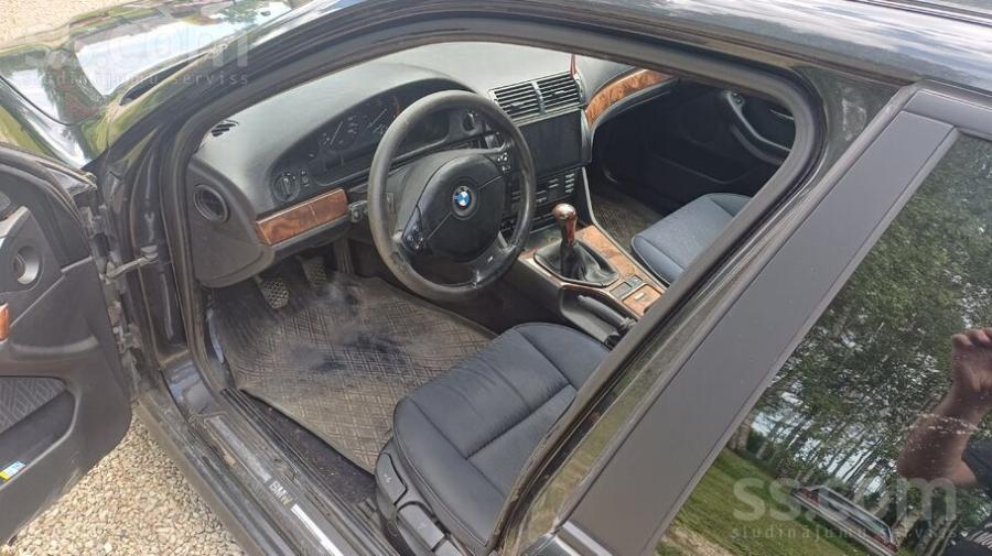 Black BMW 530 2000 in Riga, with an engine capacity of 3.00 L and mileage of 409 thousand km for 2000 €, photo 5 on AUTOMOTO.COM.LV