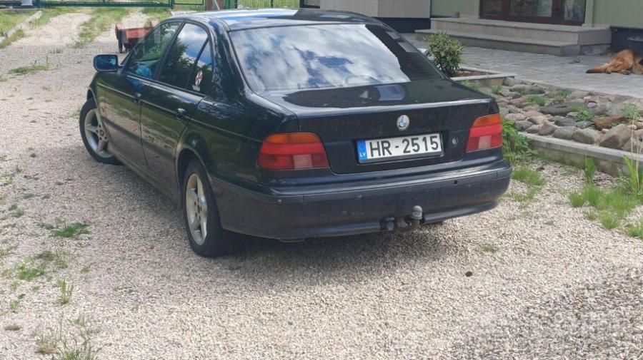 Black BMW 530 2000 in Riga, with an engine capacity of 3.00 L and mileage of 409 thousand km for 2000 €, photo 6 on AUTOMOTO.COM.LV