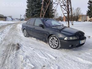 Melns BMW 530 2000 Jelgava, ar dzinēja tilpumu 3.00 L un nobraukumu 380 tūkst. km par 2550 €, foto  vietnē AUTOMOTO.COM.LV