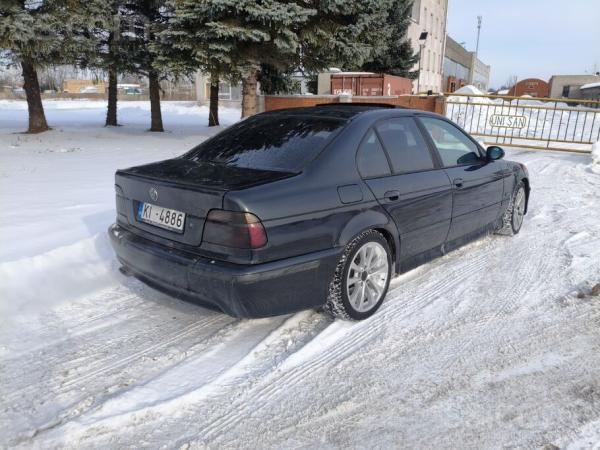 Black BMW 530 2000 in Jelgava, with an engine capacity of 3.00 L and mileage of 380 thousand km for 2550 €, photo 5 on AUTOMOTO.COM.LV