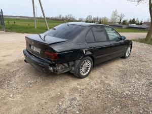 Melns BMW 530 2000 Marijampole, ar dzinēja tilpumu 2.93 L un nobraukumu 402 tūkst. km par 1700 €, foto 4 vietnē AUTOMOTO.COM.LV