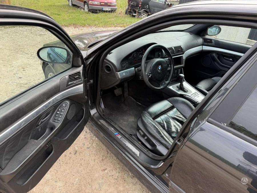 Melns BMW 530 2000 Marijampole, ar dzinēja tilpumu 2.93 L un nobraukumu 402 tūkst. km par 1700 €, foto 6 vietnē AUTOMOTO.COM.LV
