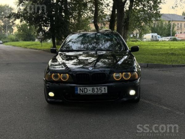 Melns BMW 530 2000 Rīga, ar dzinēja tilpumu 3.00 L un nobraukumu 378 tūkst. km par 2200 €, foto 2 vietnē AUTOMOTO.COM.LV