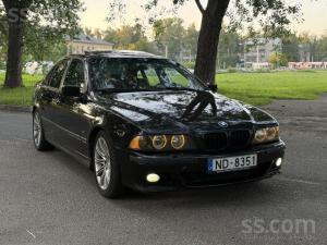 Black BMW 530 2000 in Riga, with an engine capacity of 3.00 L and mileage of 378 thousand km for 2200 €, photo 4 on AUTOMOTO.COM.LV