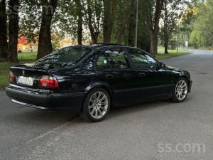 Black BMW 530 2000 in Riga, with an engine capacity of 3.00 L and mileage of 378 thousand km for 2200 €, photo 5 on AUTOMOTO.COM.LV