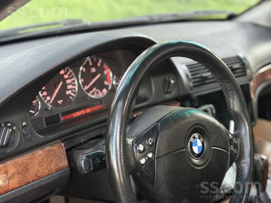 Black BMW 530 2000 in Riga, with an engine capacity of 3.00 L and mileage of 378 thousand km for 2200 €, photo 8 on AUTOMOTO.COM.LV