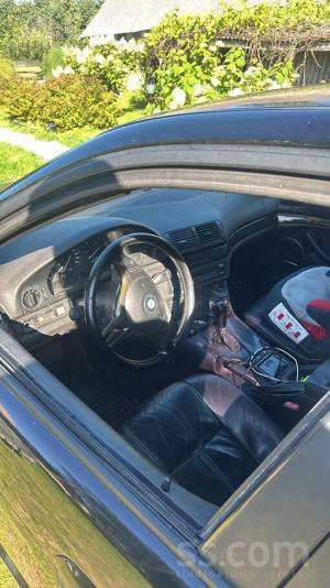 Melns BMW 530 2000 Preiļi, ar dzinēja tilpumu 3.00 L un nobraukumu 513 tūkst. km par 1350 €, foto 5 vietnē AUTOMOTO.COM.LV