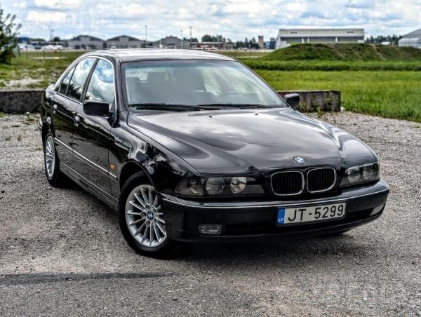 Black BMW 530 2000 in Riga, with an engine capacity of 3.00 L and mileage of 291 thousand km for 3500 €, photo 1 on AUTOMOTO.COM.LV