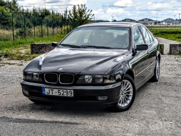Black BMW 530 2000 in Riga, with an engine capacity of 3.00 L and mileage of 291 thousand km for 3500 €, photo 3 on AUTOMOTO.COM.LV
