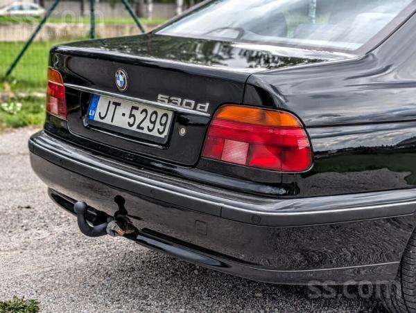 Black BMW 530 2000 in Riga, with an engine capacity of 3.00 L and mileage of 291 thousand km for 3500 €, photo 7 on AUTOMOTO.COM.LV