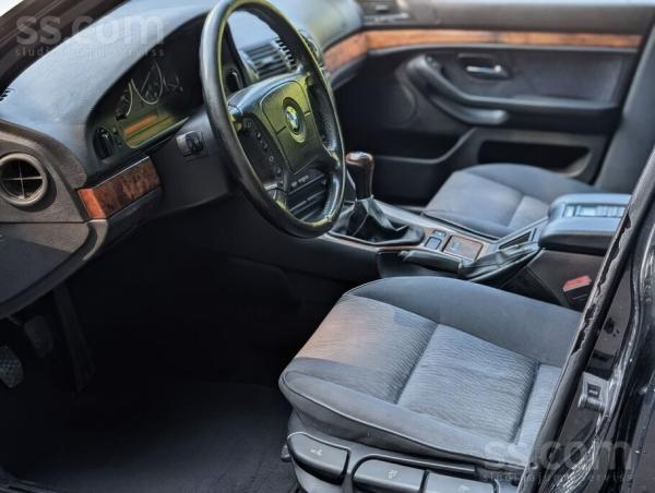 Black BMW 530 2000 in Riga, with an engine capacity of 3.00 L and mileage of 291 thousand km for 3500 €, photo 8 on AUTOMOTO.COM.LV
