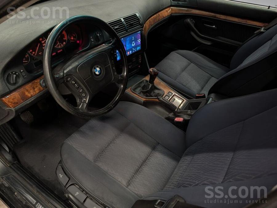 Melns BMW 530 2000 Jūrmala, ar dzinēja tilpumu 3.00 L un nobraukumu 292 tūkst. km par 3950 €, foto 13 vietnē AUTOMOTO.COM.LV