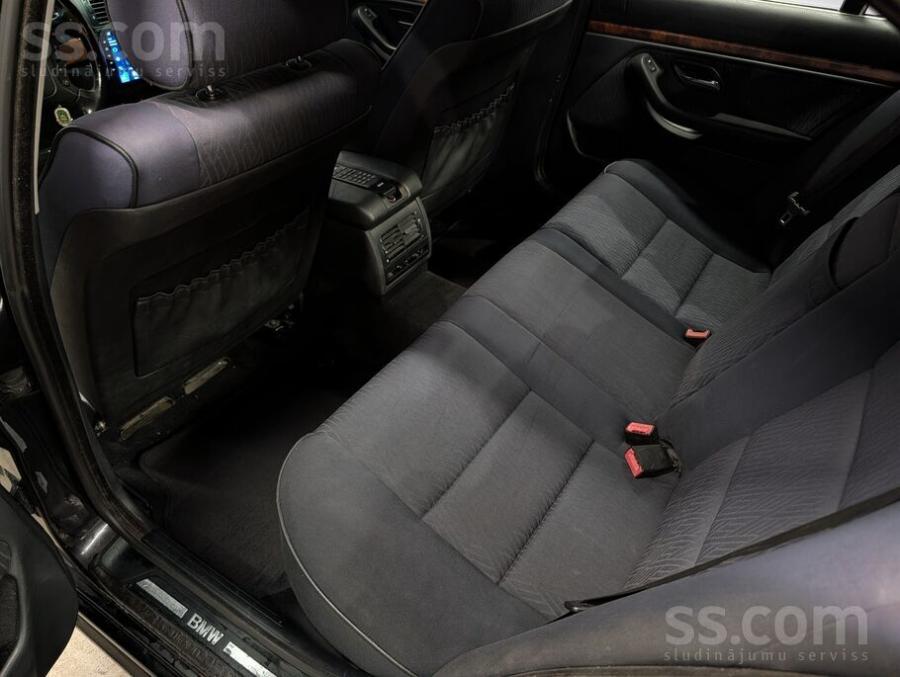 Melns BMW 530 2000 Jūrmala, ar dzinēja tilpumu 3.00 L un nobraukumu 292 tūkst. km par 3950 €, foto 14 vietnē AUTOMOTO.COM.LV