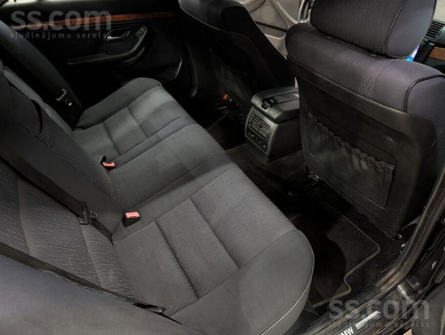 Melns BMW 530 2000 Jūrmala, ar dzinēja tilpumu 3.00 L un nobraukumu 292 tūkst. km par 3950 €, foto 15 vietnē AUTOMOTO.COM.LV