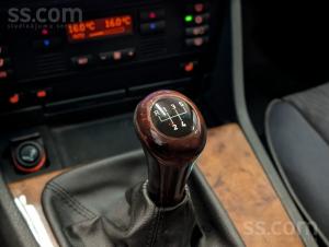 Melns BMW 530 2000 Jūrmala, ar dzinēja tilpumu 3.00 L un nobraukumu 292 tūkst. km par 3950 €, foto 18 vietnē AUTOMOTO.COM.LV