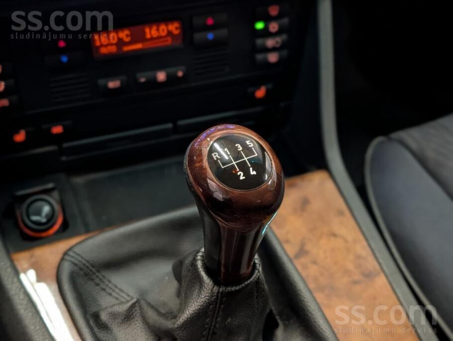 Melns BMW 530 2000 Jūrmala, ar dzinēja tilpumu 3.00 L un nobraukumu 292 tūkst. km par 3950 €, foto 18 vietnē AUTOMOTO.COM.LV