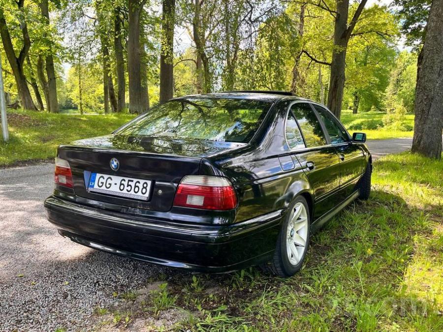 Black BMW 530 2001 in Valmiera, with an engine capacity of 3.00 L and mileage of 467 thousand km for 10699 €, photo 2 on AUTOMOTO.COM.LV